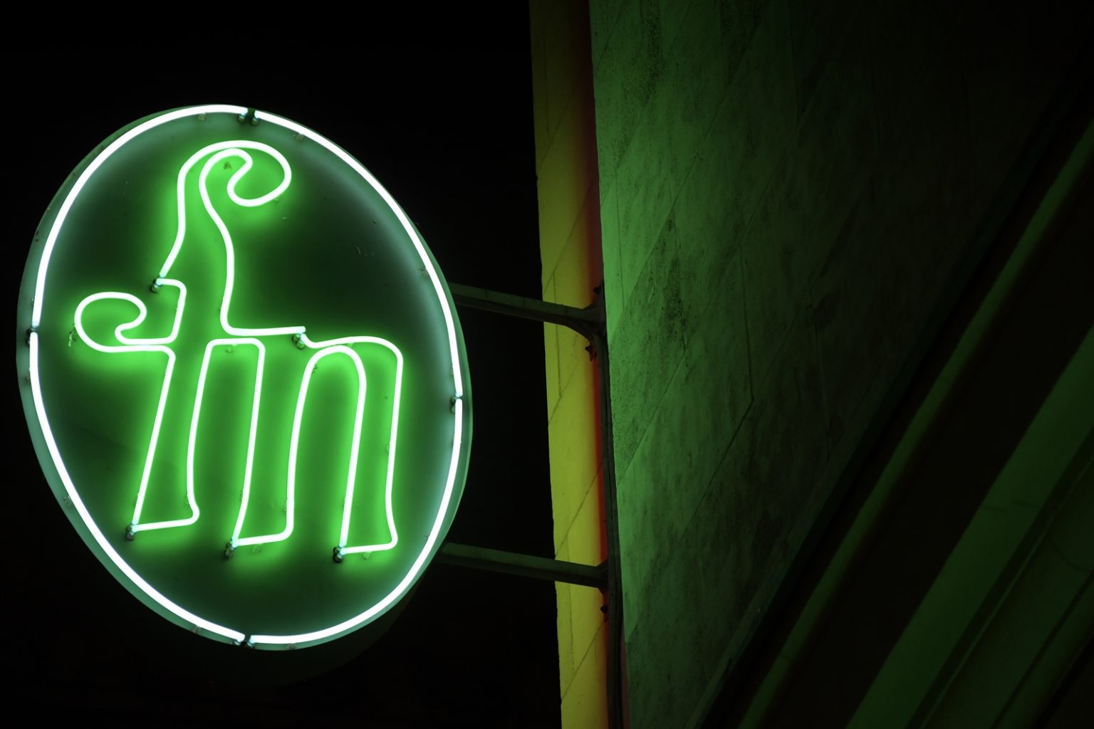 Neony w Warszawie potrafią zachwycić! Zobacz te, które mnie urzekły ...